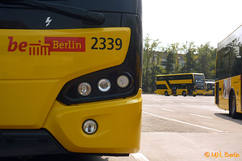 Neuer BVG-Doppeldecker von VDL vorgestellt :: www.bahninfo-forum.de